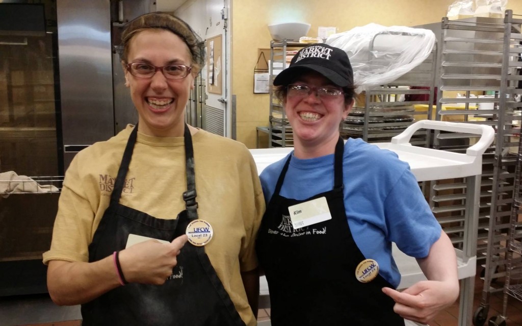 UFCW Local 23 Giant Eagle Grocery Workers Show Solidarity Before ...